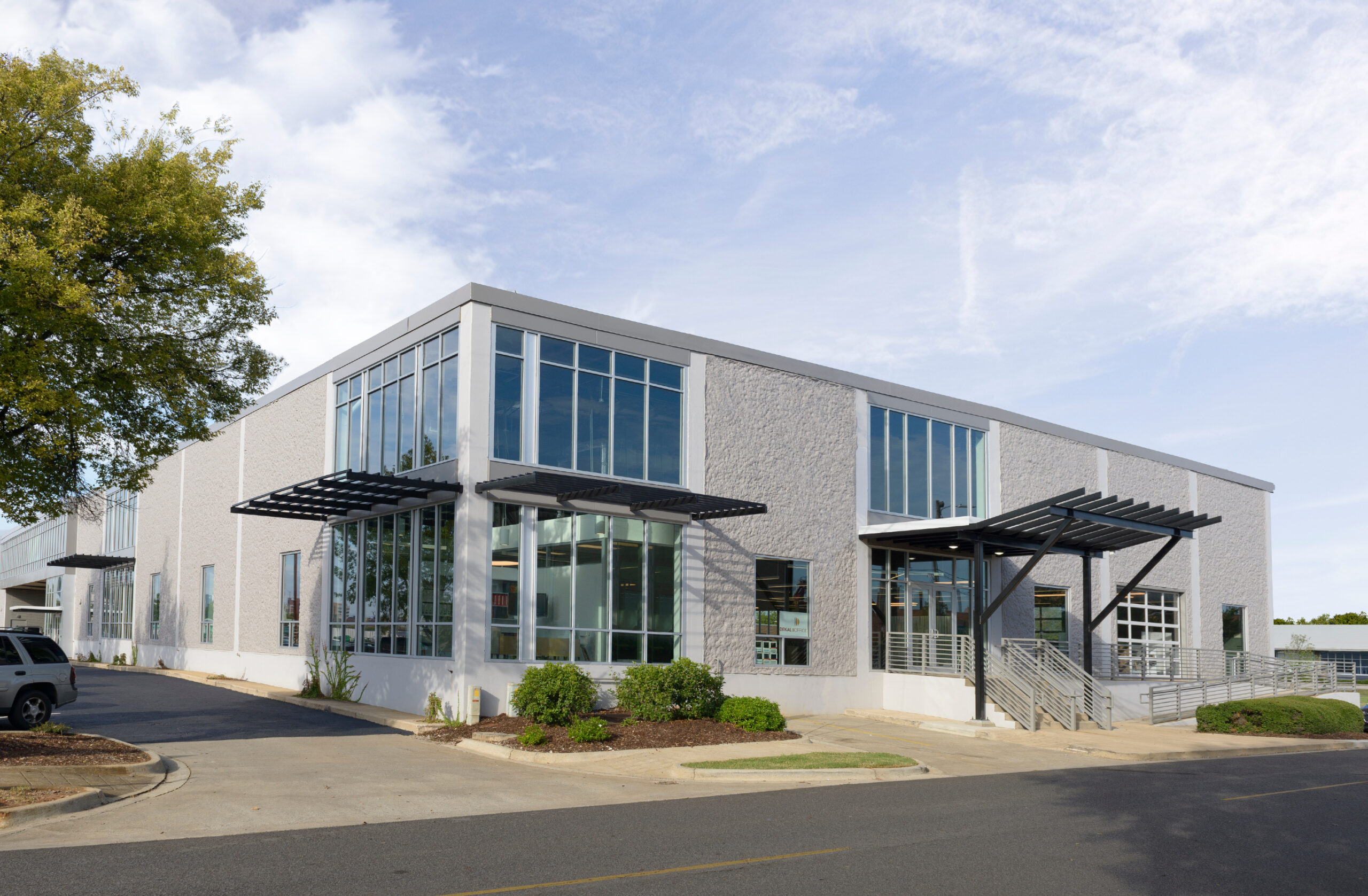 2700 Building - Stewart/Perry